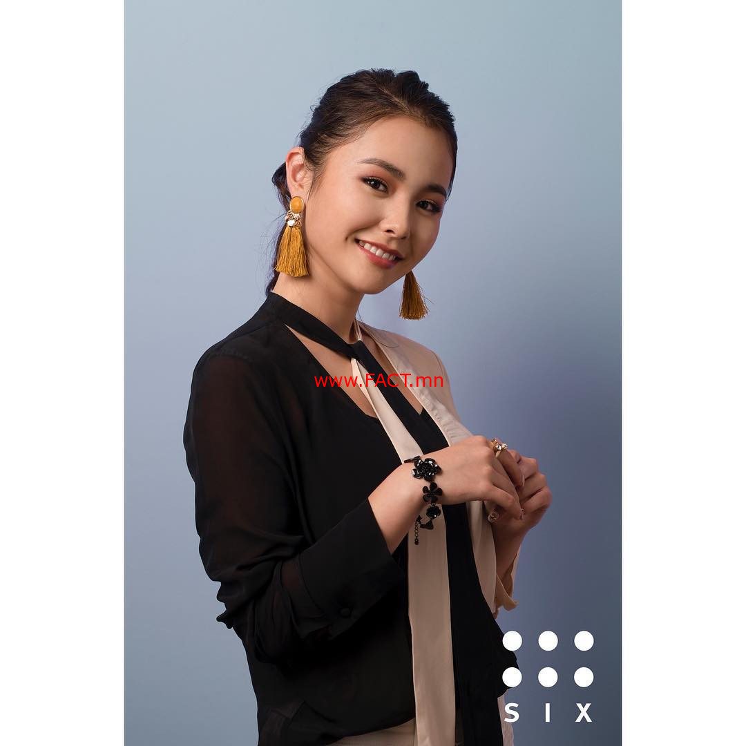 Жүжигчин Энэрэлийн зургуудаас | Чухлыг онцлов